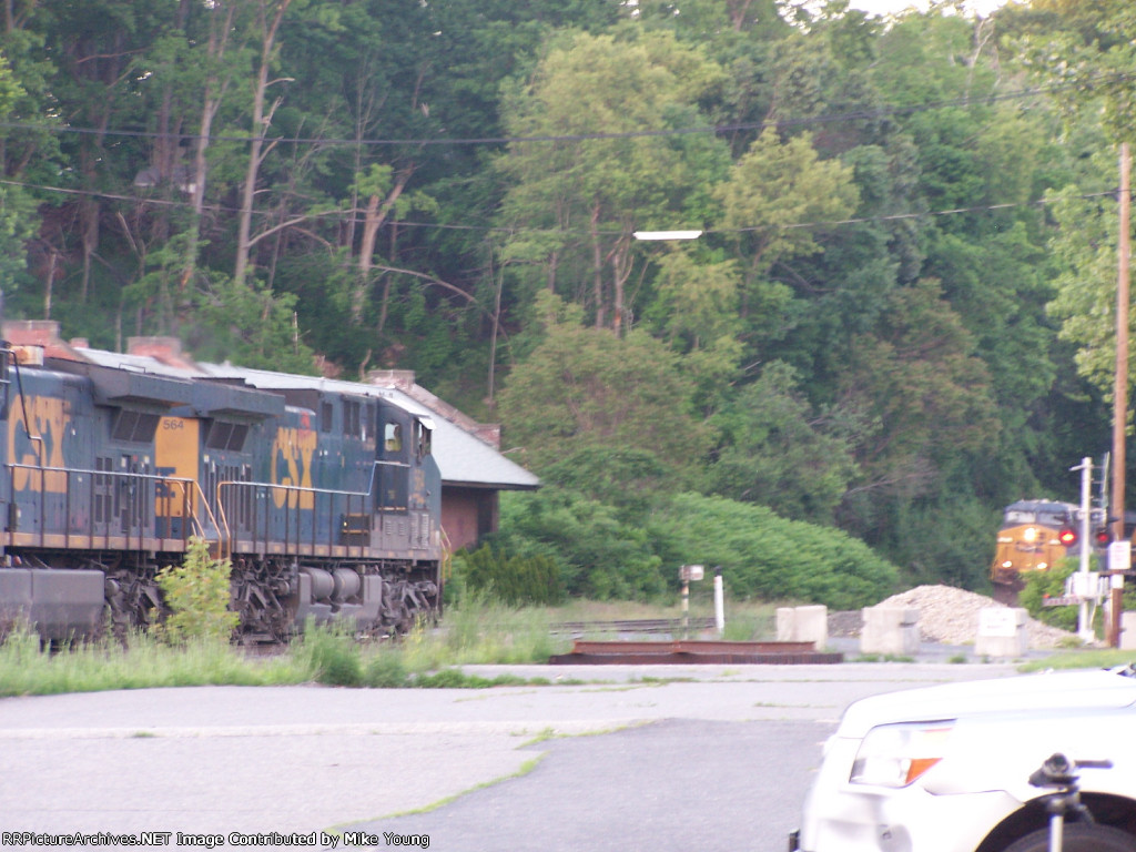 CSX Q426 & CSX Q437